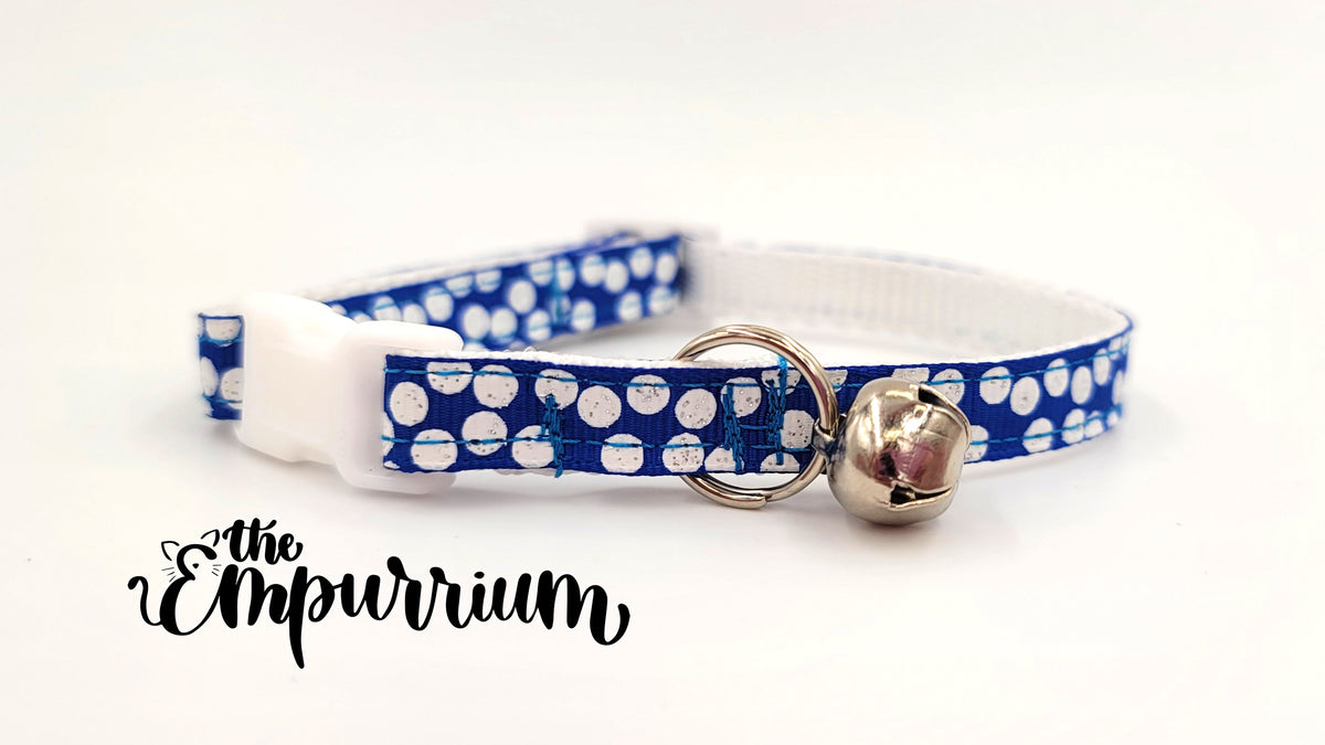Cat Collar - Silly Dots - White on Dark Blue – TheEmpurrium